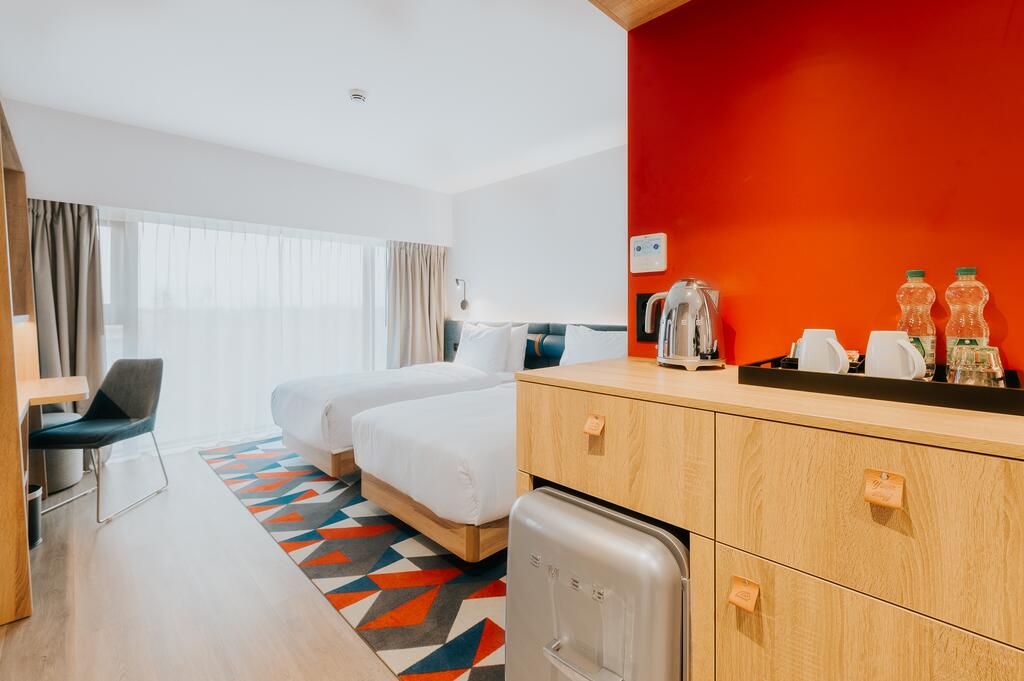 Hampton by Hilton Warsaw Reduta sala konferencyjna Warszawa ...